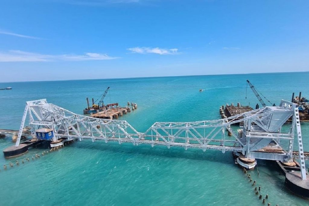 India's First Vertical Lift Railway Sea Bridge At Rameswaram To Be ...