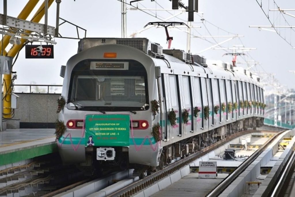 Delhi Metro Welcomes First ‘Make In India’ Driverless Train, To Serve ...